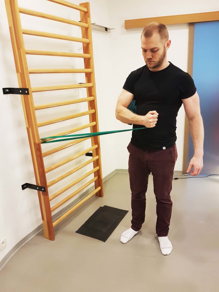 241. Subscapulaire et RI en RI1 contre résistance élastique - Masseur ...